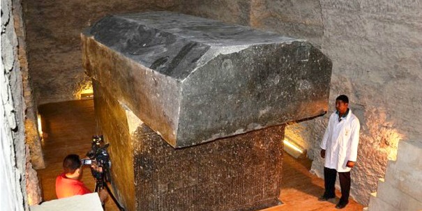 Mystery Of 24 'Alien' 100 TON Boxes Discovered Near Egypt’s Pyramids Of Giza - Scientists Shocked
