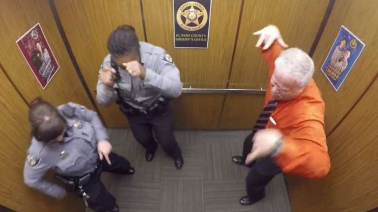 Police Officers Forgot About The Security Cameras. Now Watch What ...